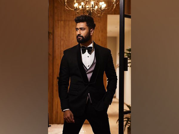 Vicky Kaushal shares dashing pictures before IIFA 2022