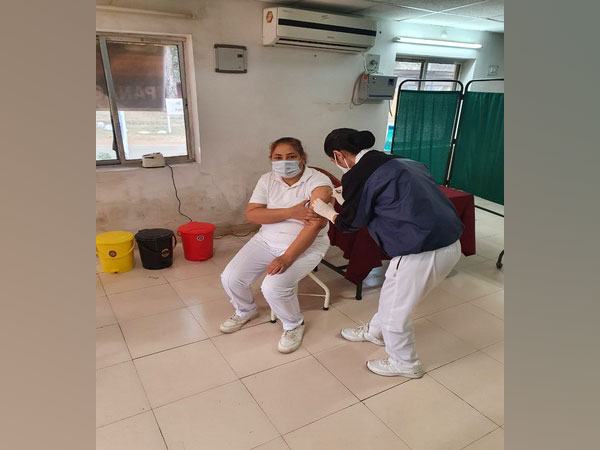 West Bengal: Army commences COVID-19 vaccination drive at Military ...