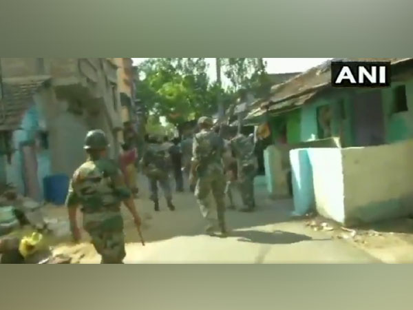 West Bengal: Police resorts to baton charge to disperse locals in Bhatpara