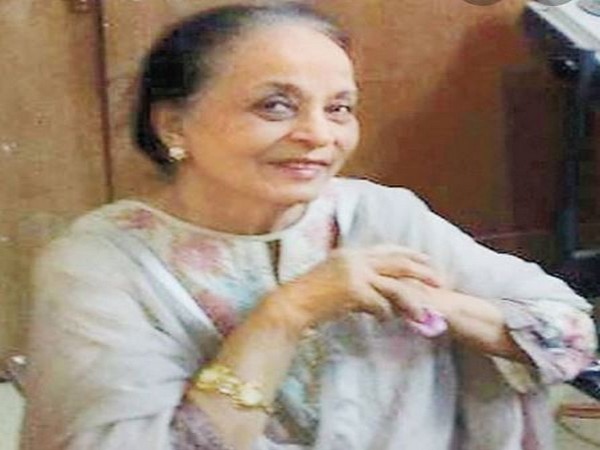 Veteran Pakistani actor Zaheen Tahira hospitalised, several stars pray ...