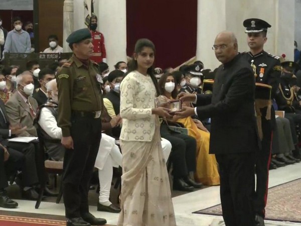 Sepoy Hari Singh of 55th Rashtriya Rifles awarded Shaurya Chakra ...